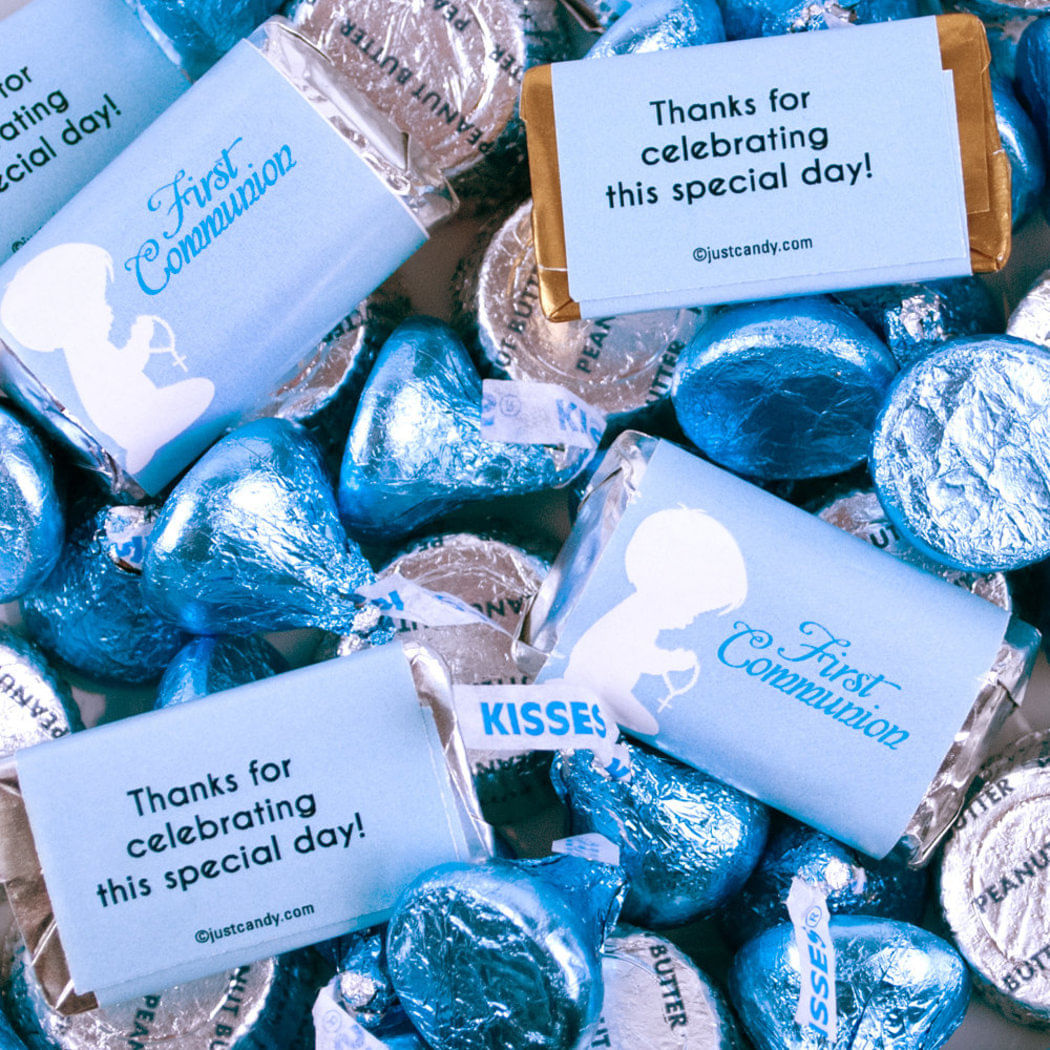 First Communion Boy in Prayer Mix Hershey's Miniatures, Kisses and ...